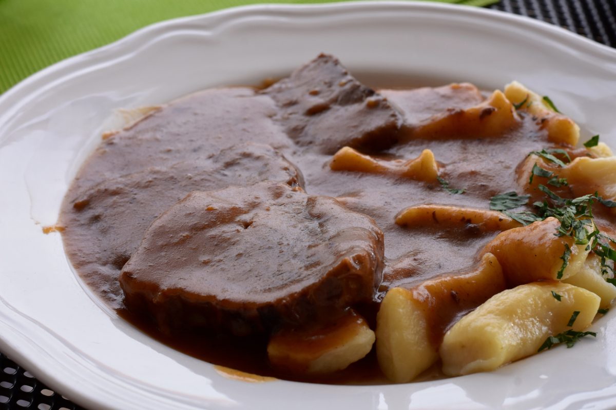 5 Delicious and Hearty Croatian Meat Dishes [Visual Guide]